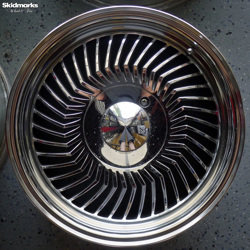 Does anyone know the name of these rims? : r/Wheels